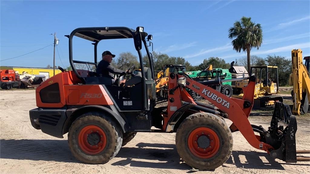 Kubota R530