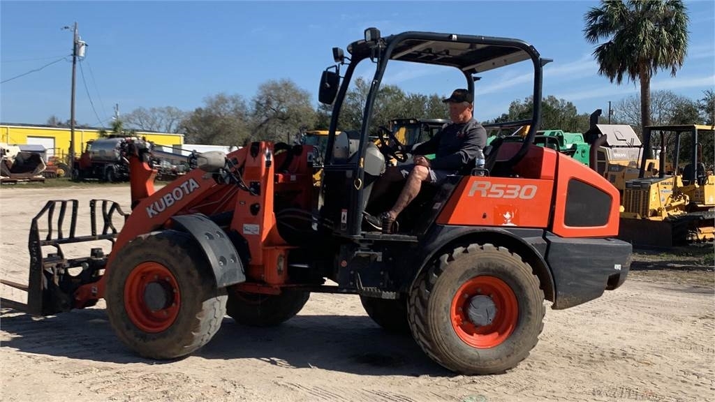 Kubota R530