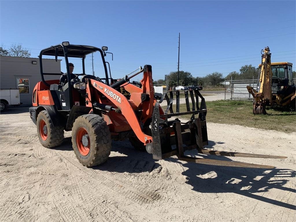 Kubota R530