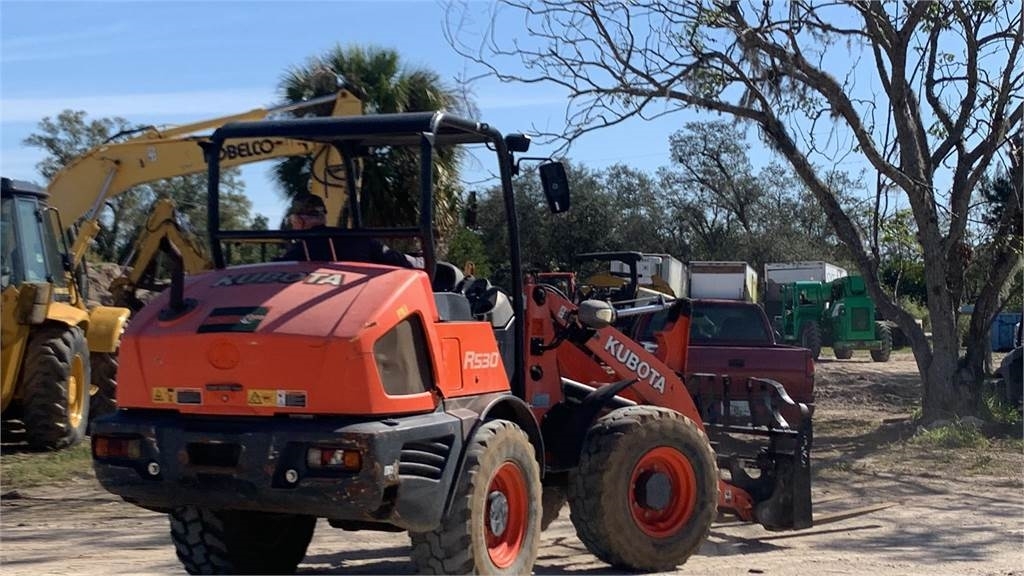 Kubota R530