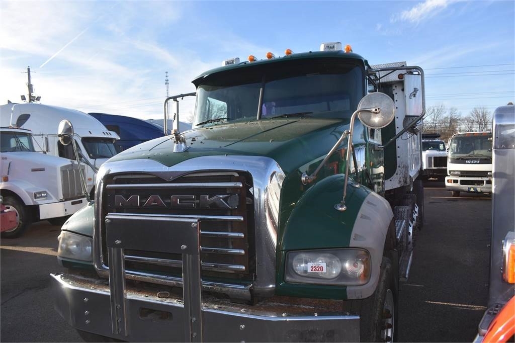 Mack GRANITE GU713