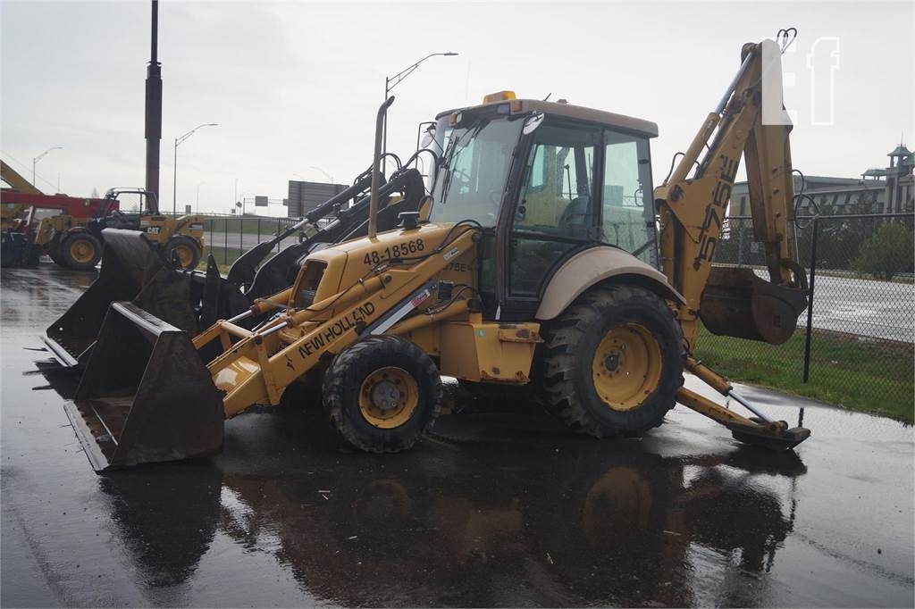 New Holland 575E