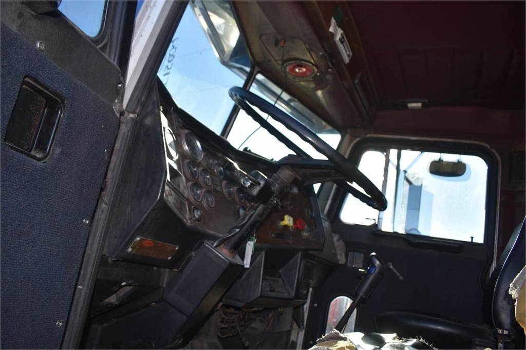 Peterbilt 357