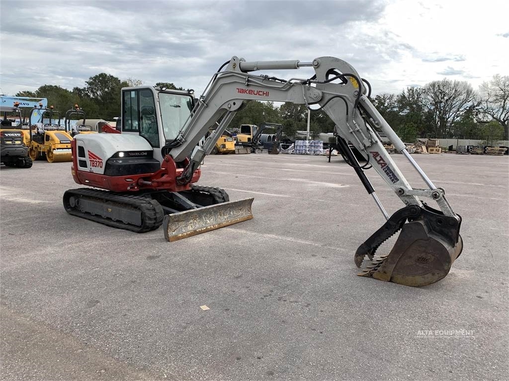 Takeuchi TB370