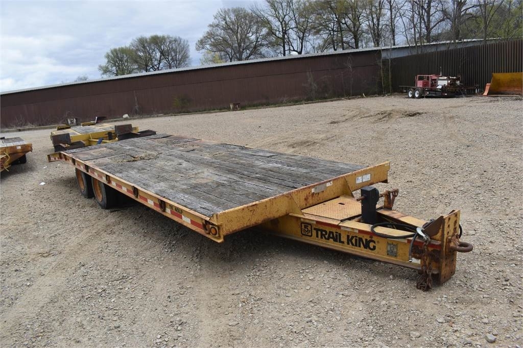 Folding Neck & Scissor Neck Trailers For Sale | Ritchie List