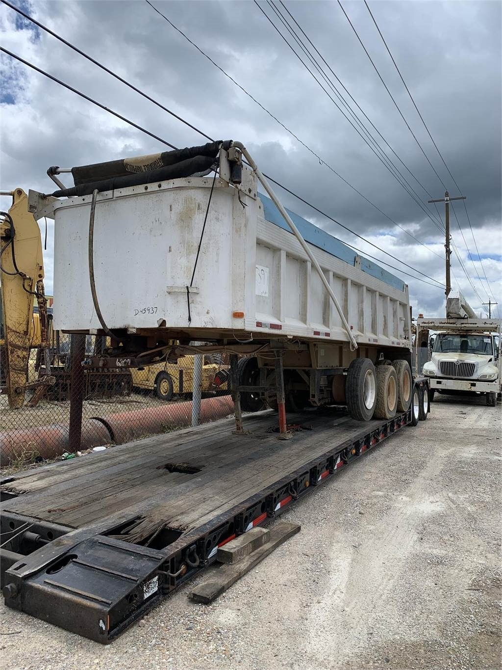 Travis End Dump Trailer For Sale | Ritchie List