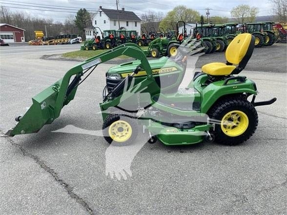 John Deere X758