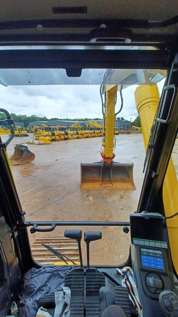 Komatsu PC 490 LC-11 - Crawler excavators - Construction - Marubeni Komatsu