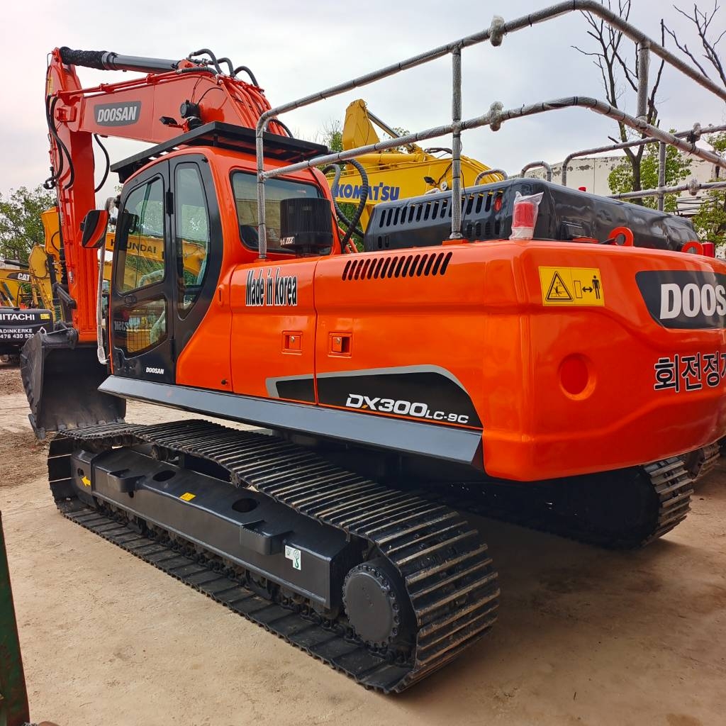 2023 Doosan DX 300 Used Tracked Excavator for sale | P&E