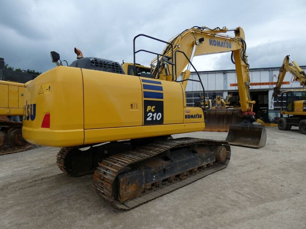 Komatsu PC210-10 - Crawler Excavators - Construction Equipment ...