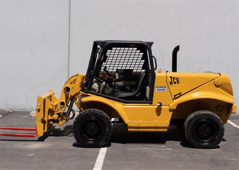 JCB 520