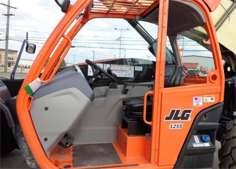 JLG 1255