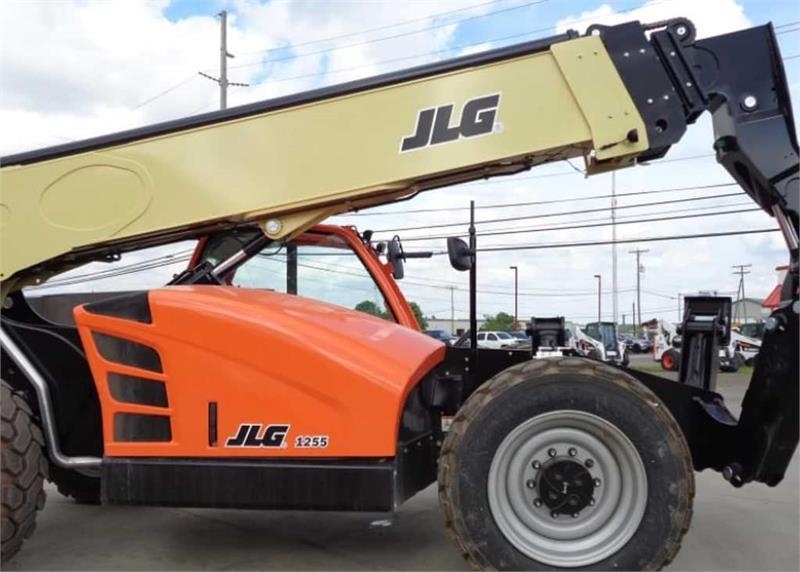 JLG 1255