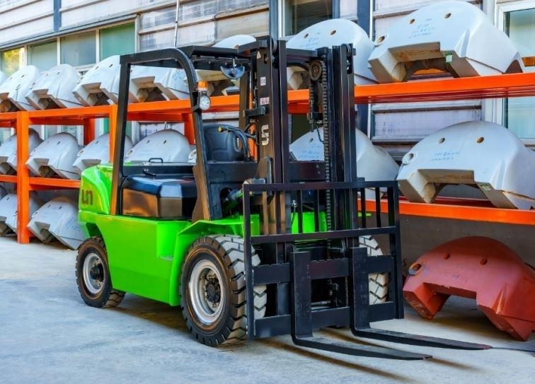 UN Forklift FB50-XYNLZ7
