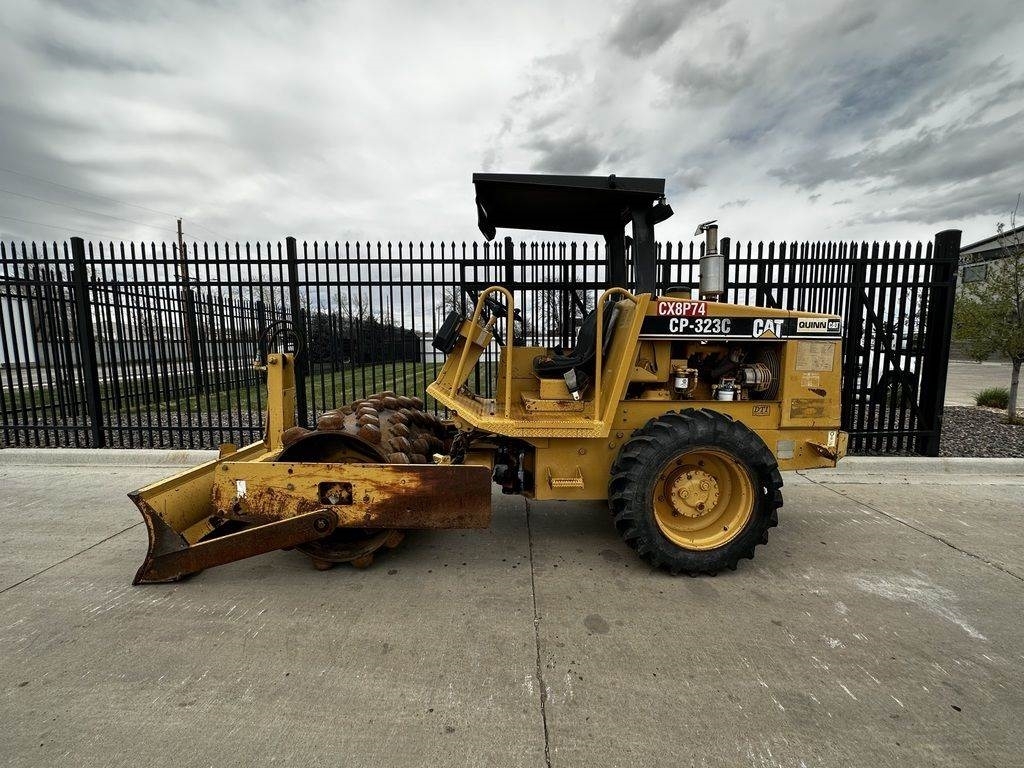 Caterpillar CP-323C