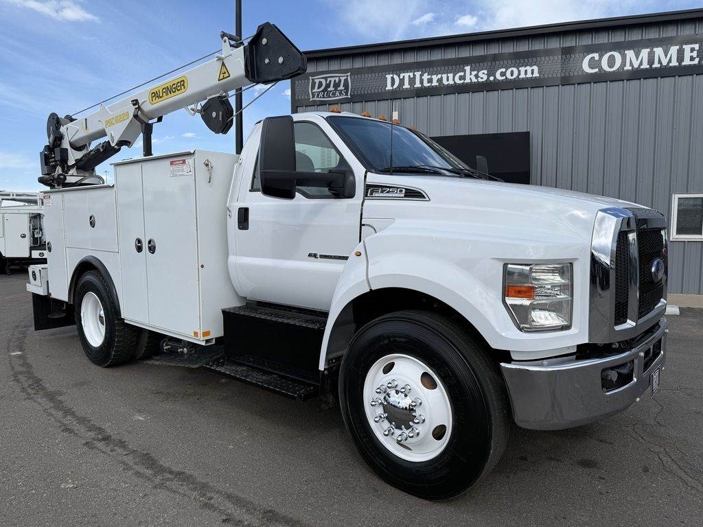 Ford F-750, Mechanics Truck, 10,800 LB Palfinger Crane