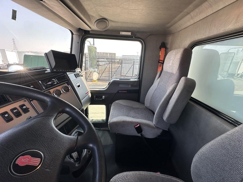 Kenworth T270 Box Truck, Diesel, Auto, Lift Gate