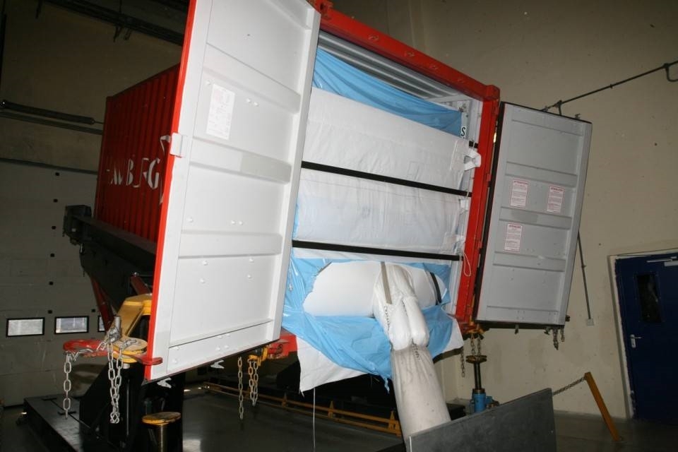 A-Ward systems for container Unloading of bulk materials, Ano de ...