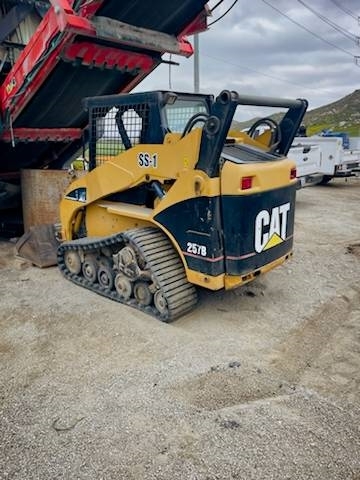 CAT 257 B