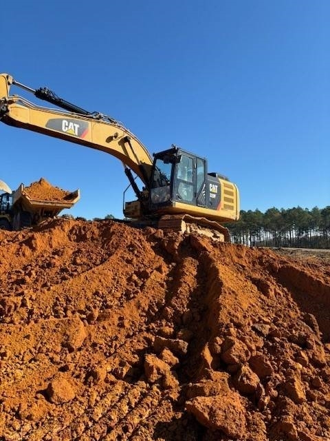 CAT 320F