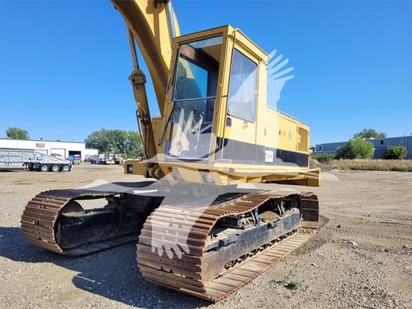 CAT 235