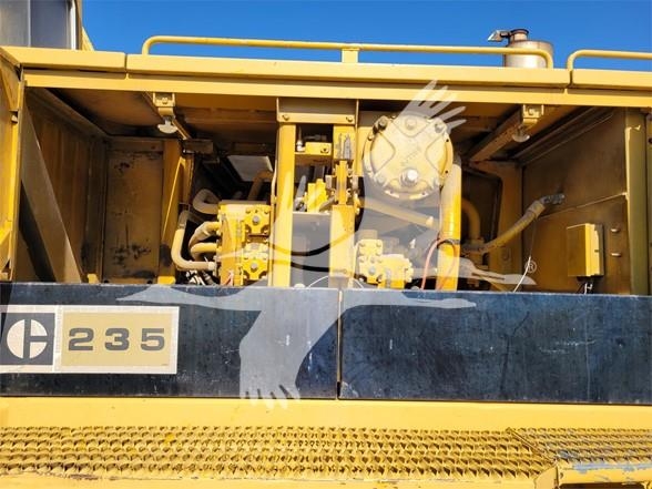 CAT 235