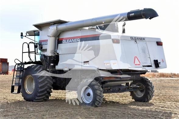 Gleaner R62