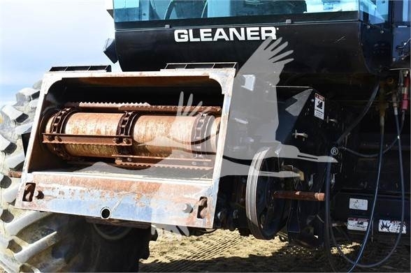 Gleaner R62