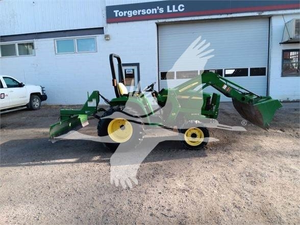 John Deere 3038E
