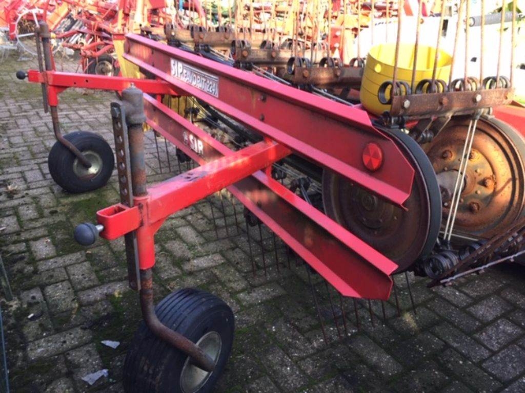 SIP favorit 224 V - Rakes and tedders - Agriculture - Reesink Used ...