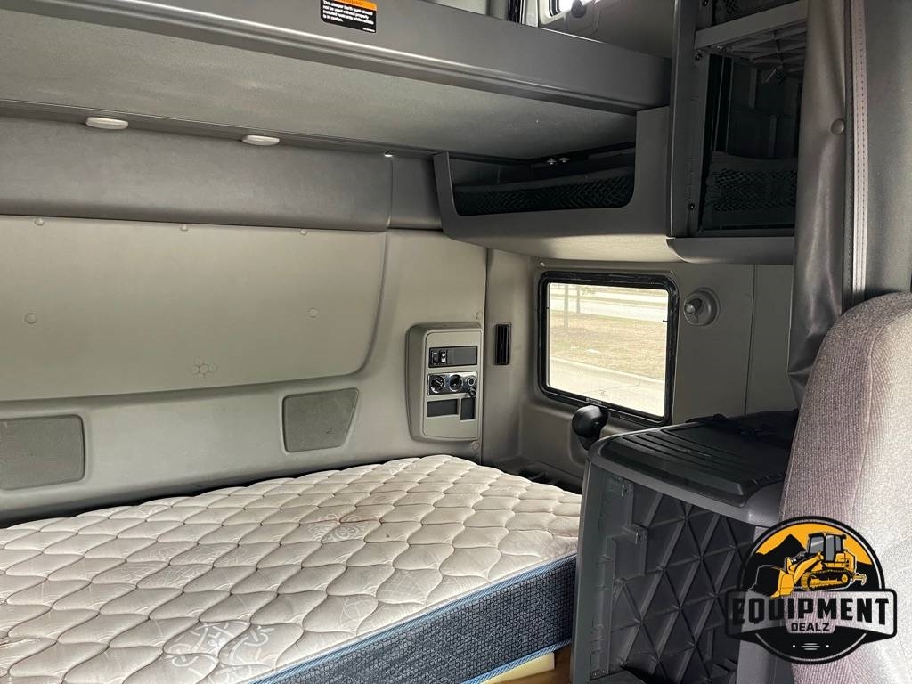 International LT625 Sleeper Semi