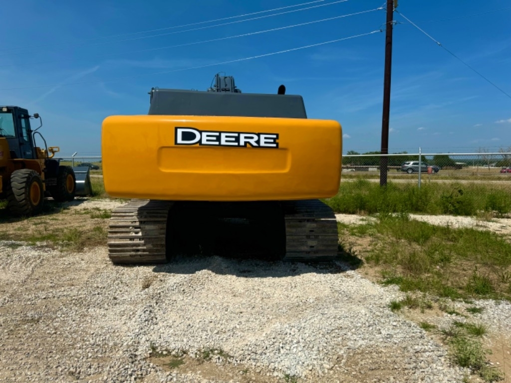 DEERE 330 LC
