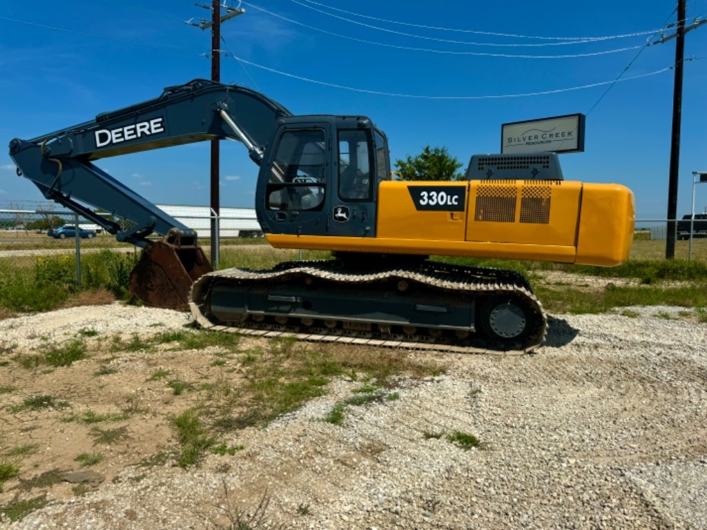 DEERE 330 LC