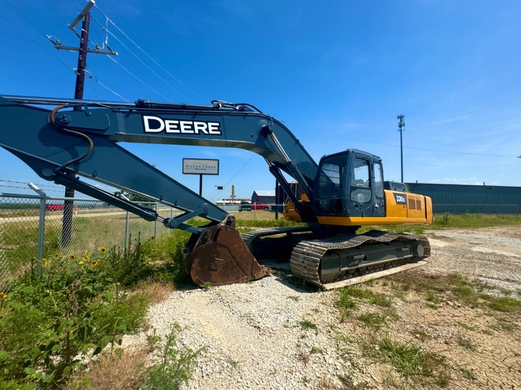 DEERE 330 LC