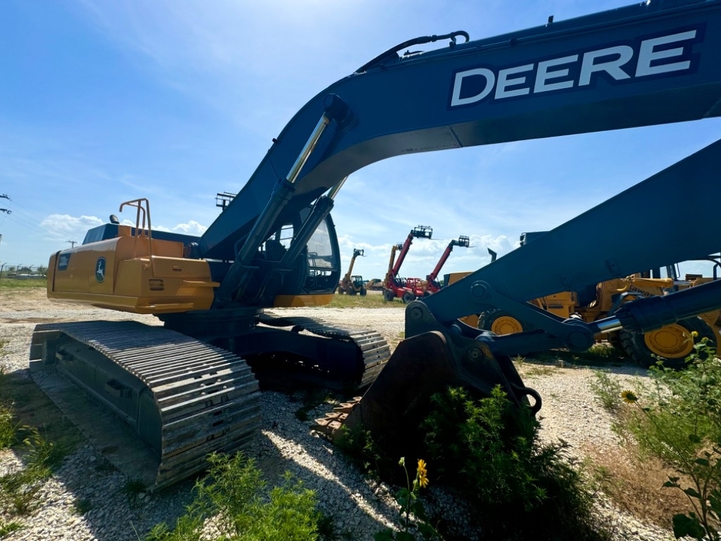 DEERE 330 LC