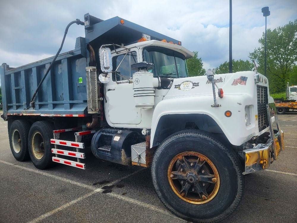 Mack RD 690 SX
