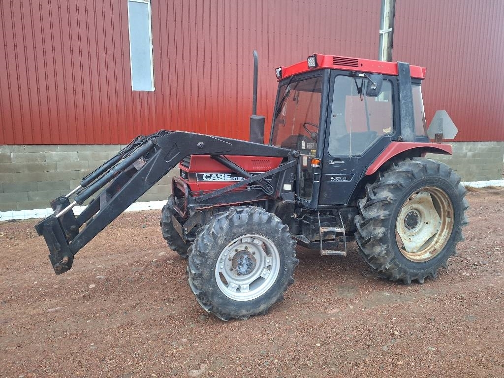 Case IH 885 XL - Traktorit - Maatalous - Agritek-vaihtokoneet