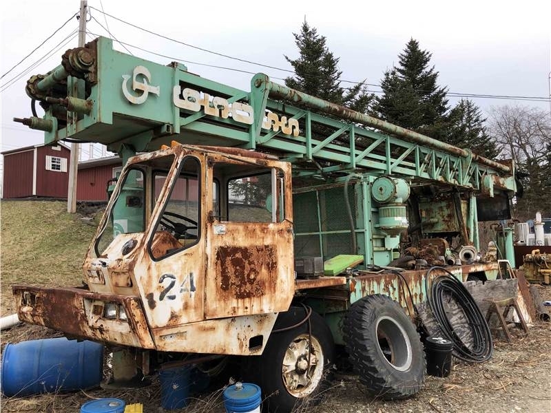 Chicago Pneumatic 650 S/S Drill Rig
