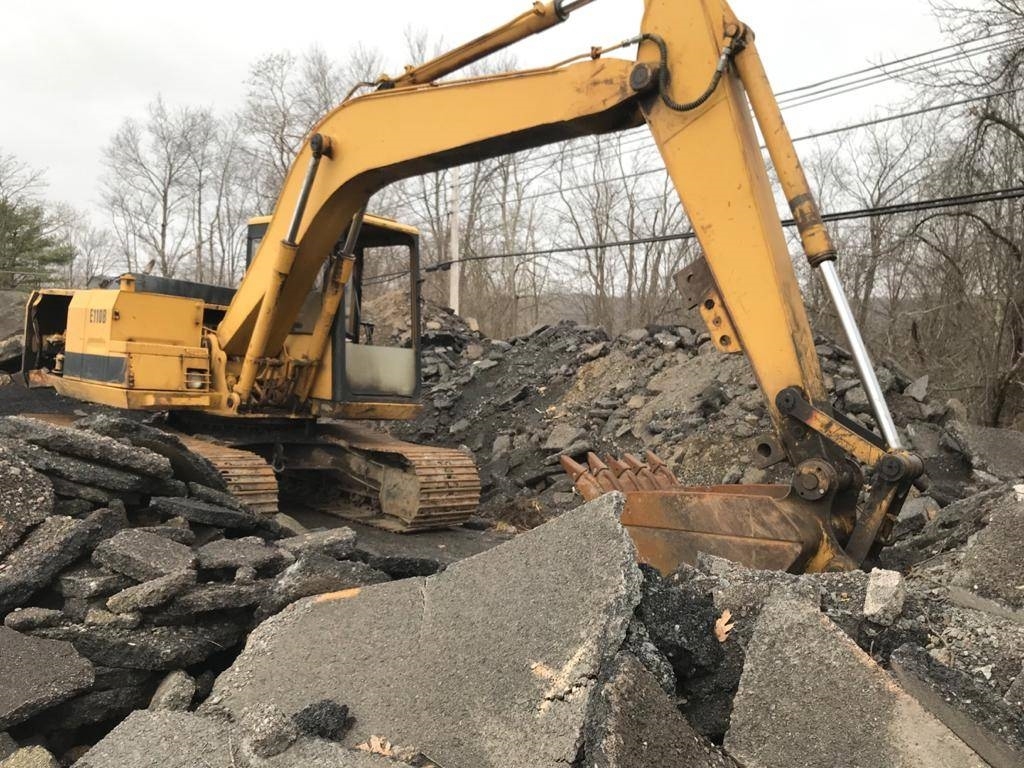 CAT E110B CRAWLER EXCAVATOR