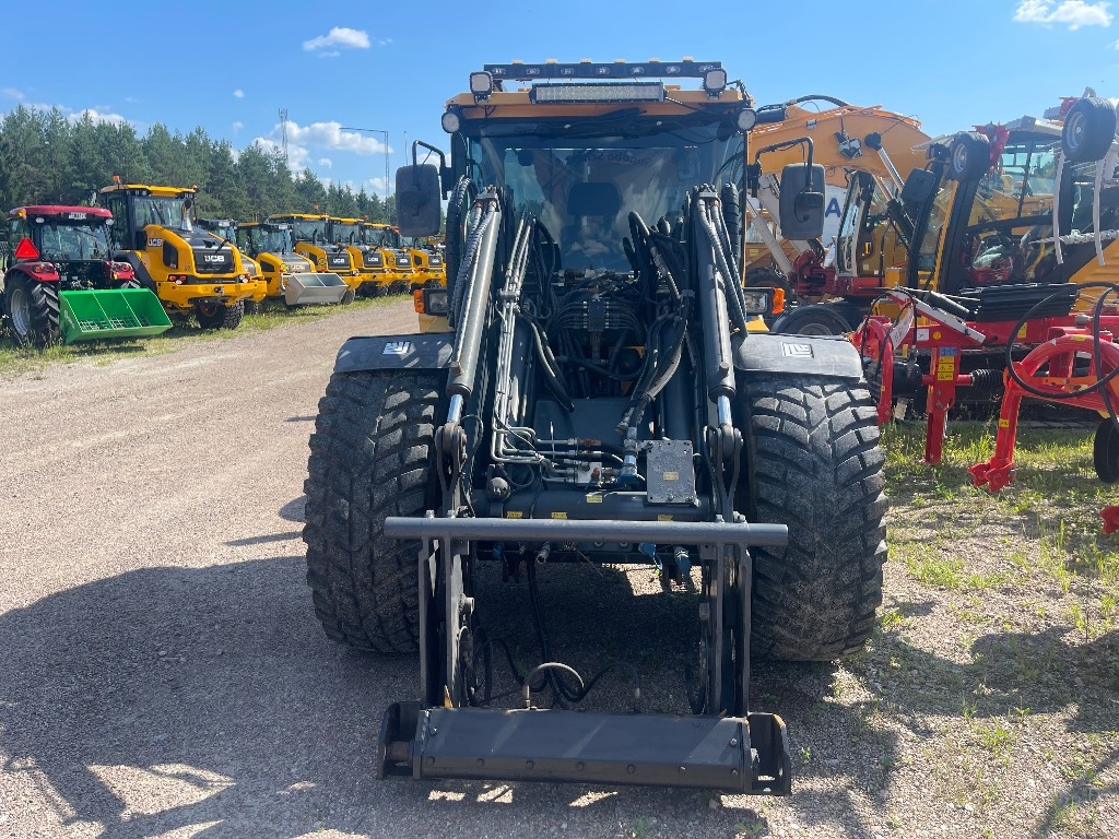 Lundberg 6210 LSE, 5.800tim, Stora BM, 50km/h - Redskapshållare ...