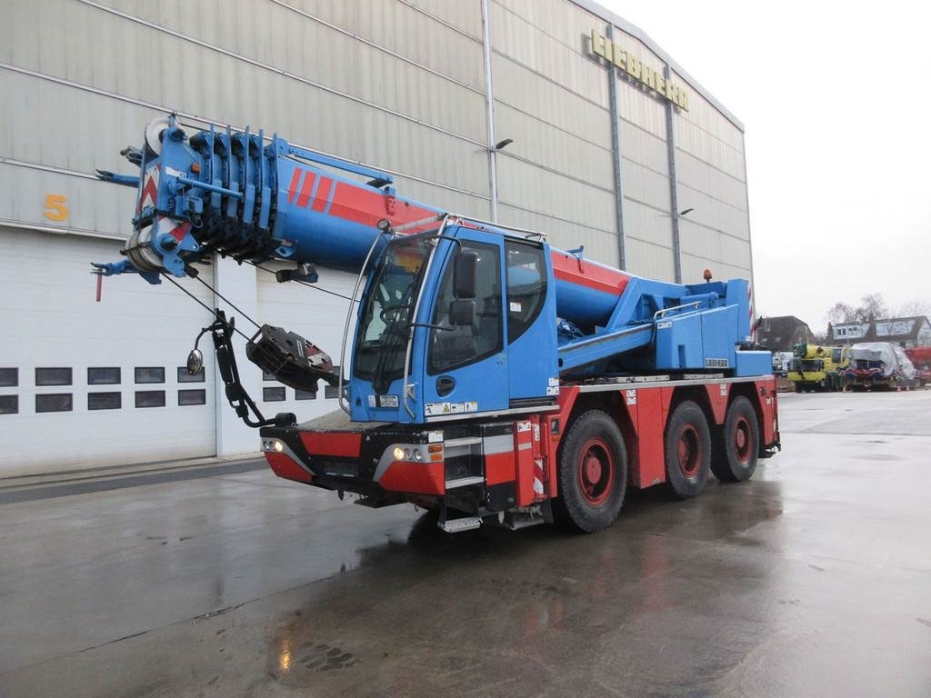 2011 Liebherr LTC 1045-3.1 (1011569) | P&E