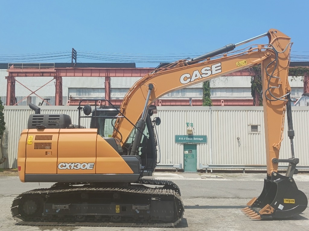 Case Used Trackhoes & Excavators For Sale | Ritchie List