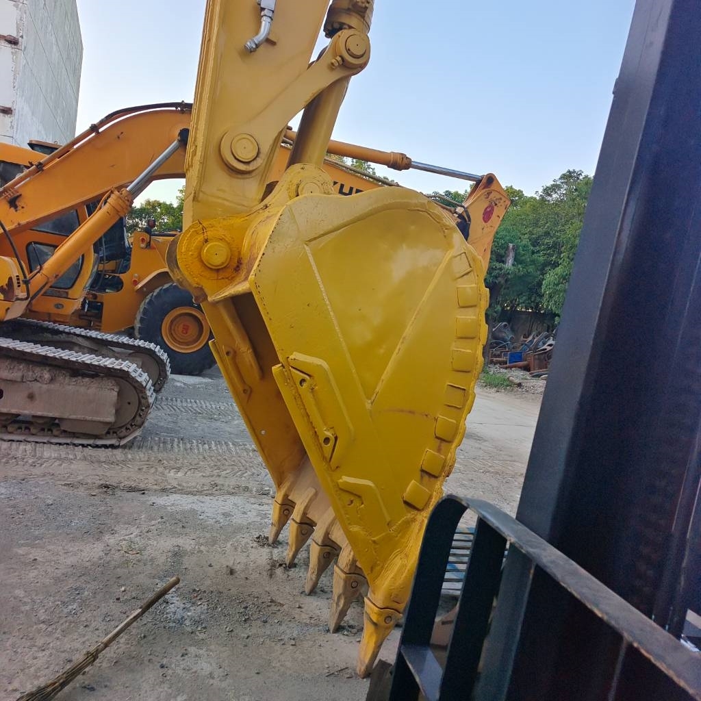 2022 Komatsu PC 450 Used Tracked Excavator for sale | P&E