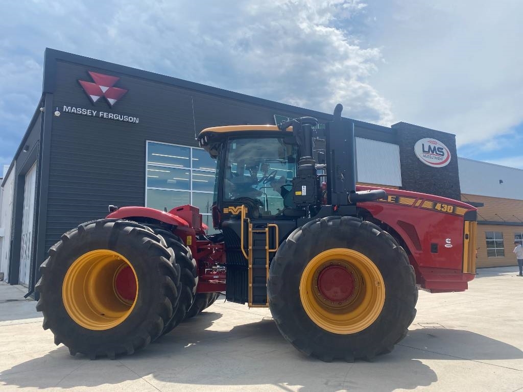 Versatile 4WD Tractors: Loaders, 4x4 & More | Ritchie List