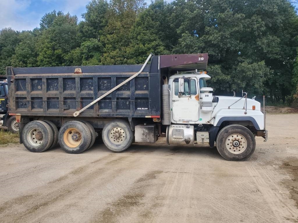 Mack RD 688 S