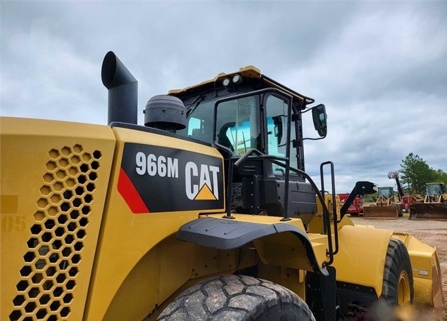 CAT 966M