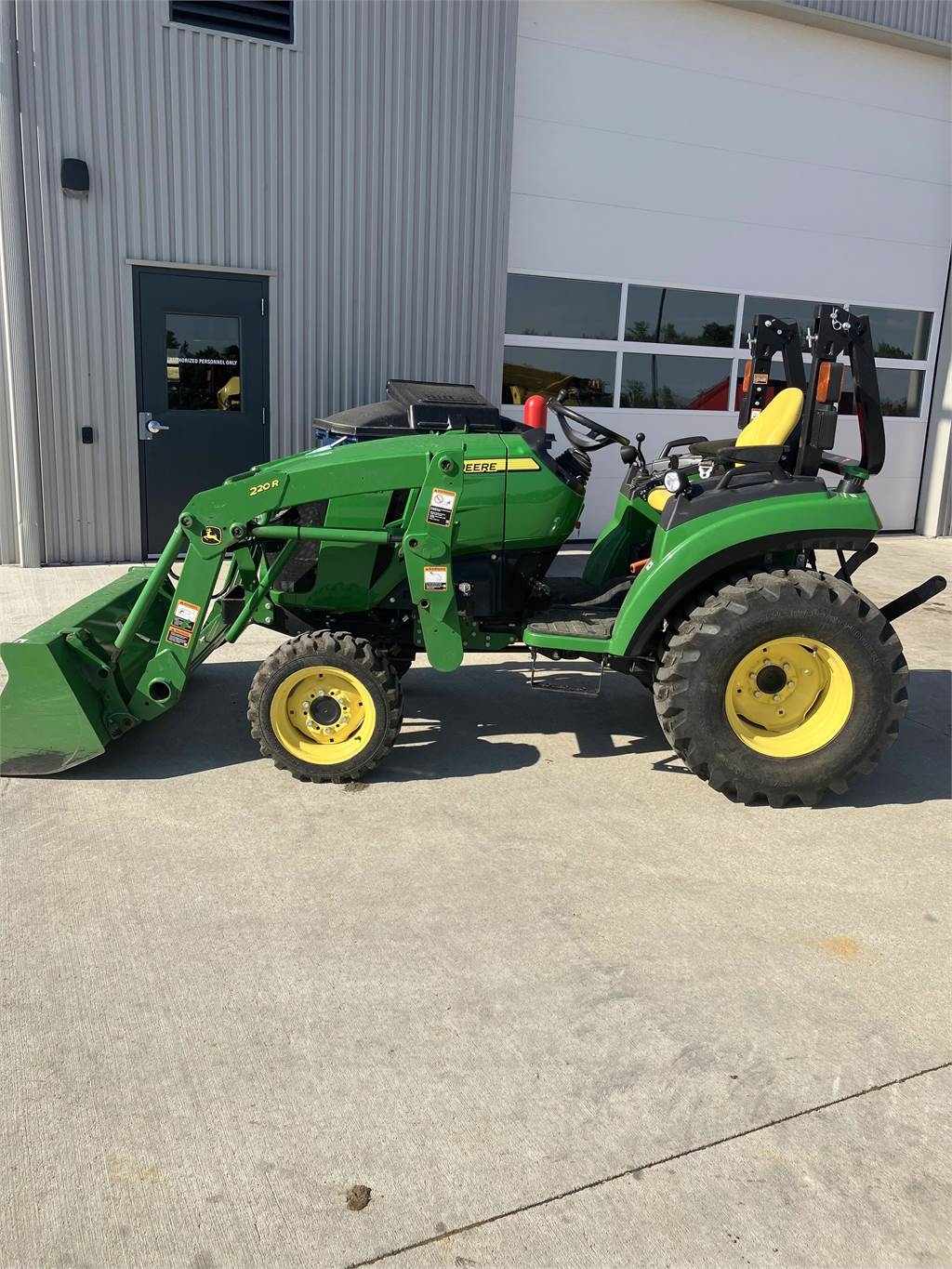 John Deere 750 (Tractor)
