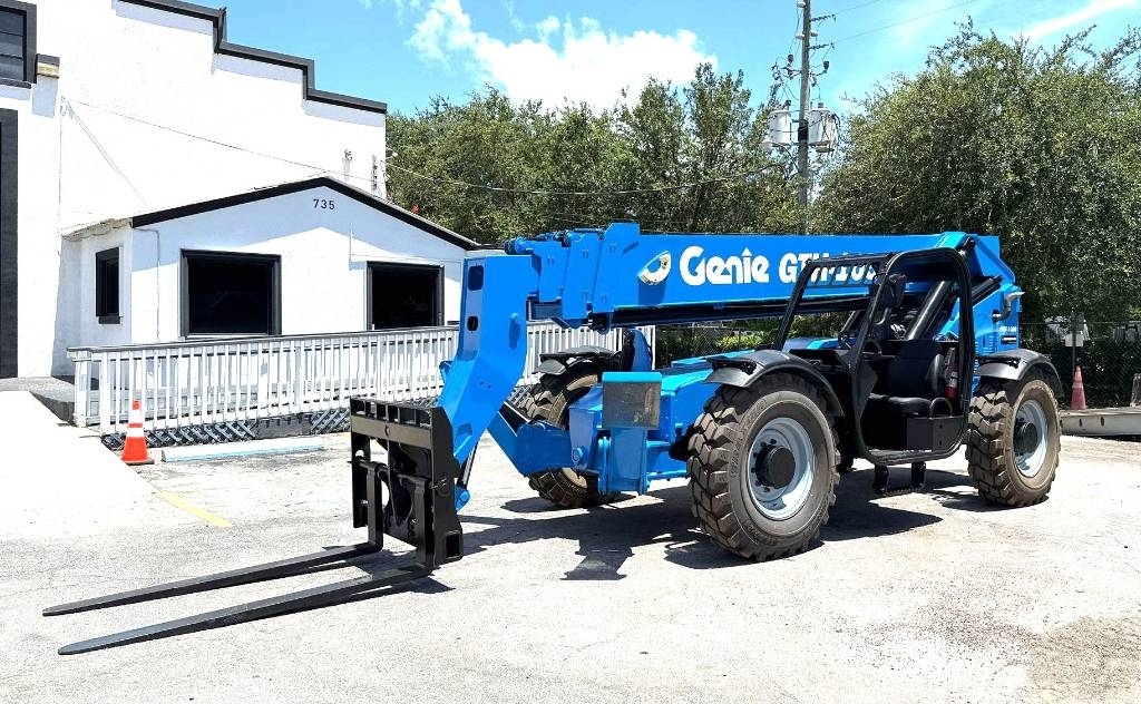 Genie GTH 1056