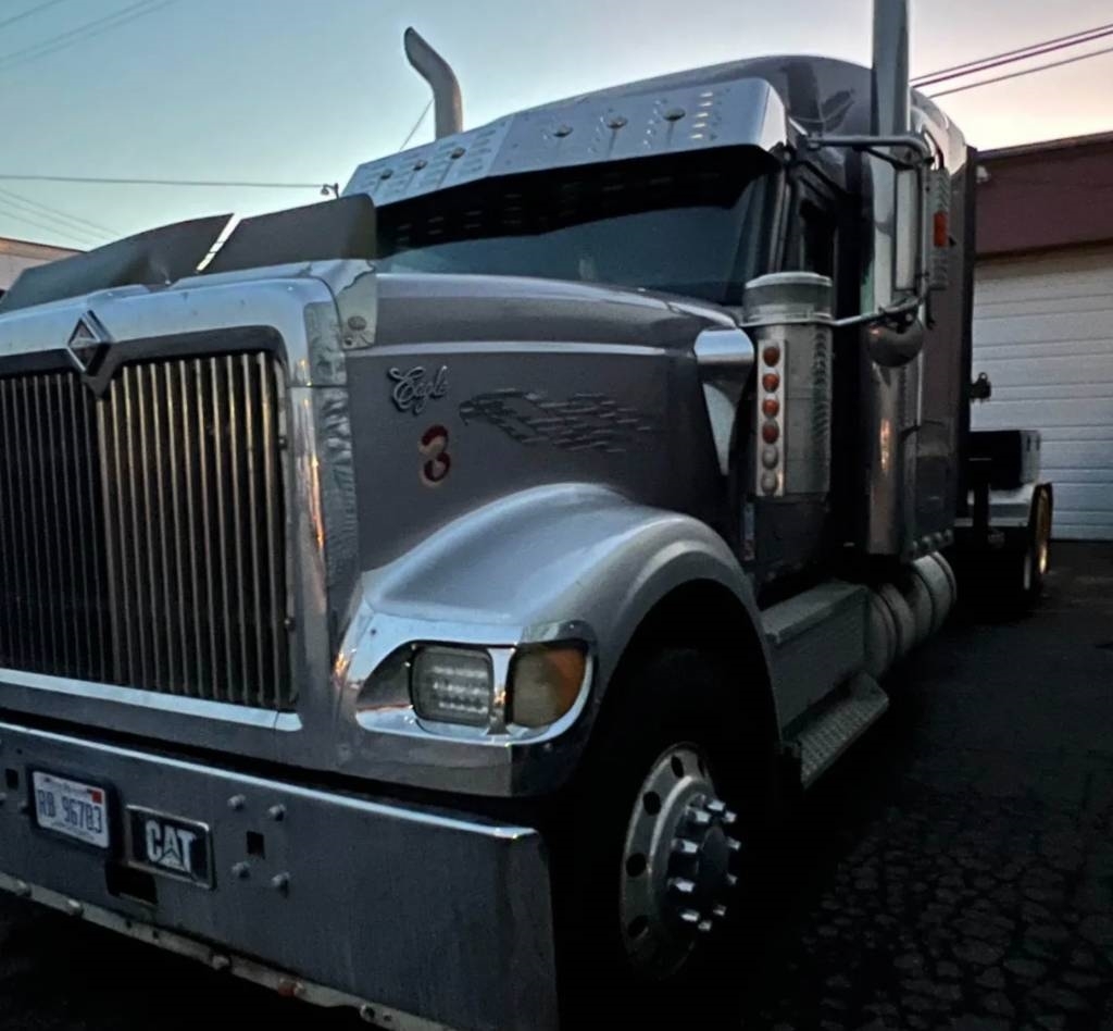 International 9900 Eagle