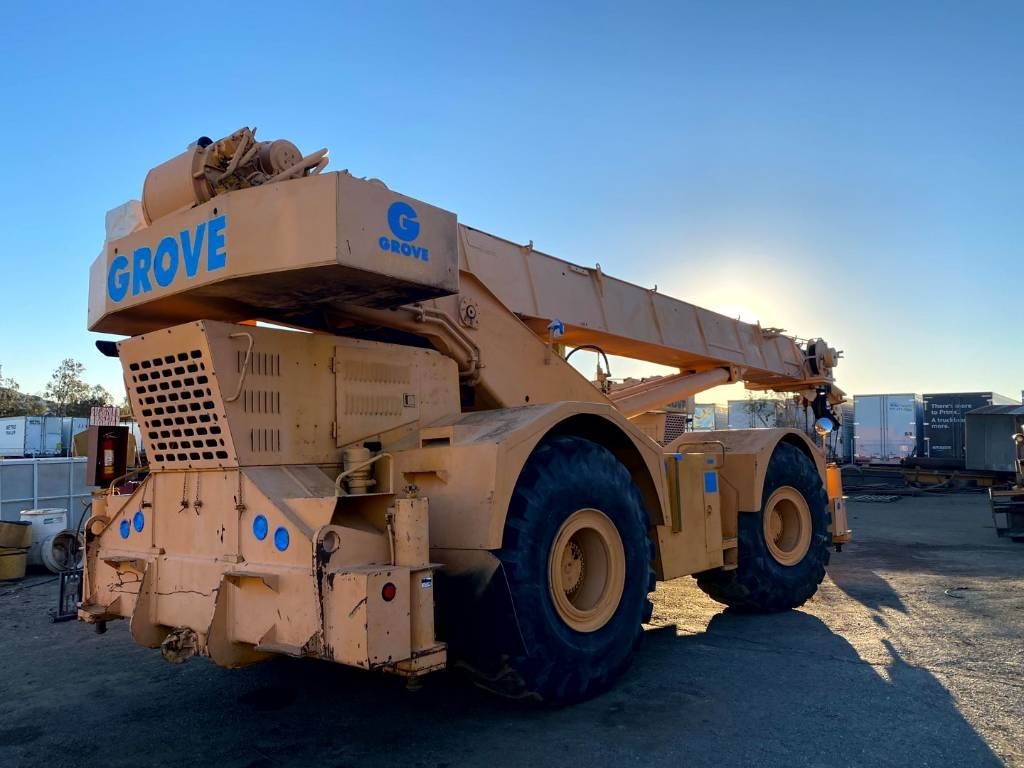Grove RT 740